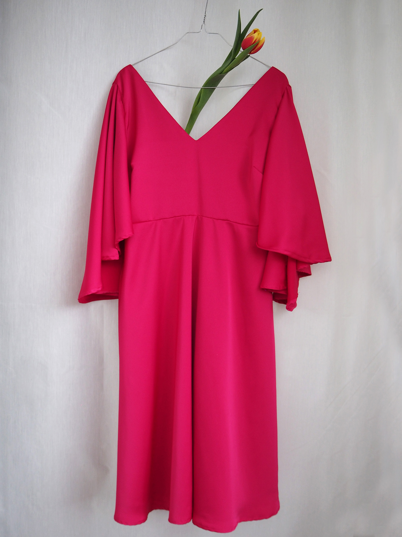 Custom-made fuchsia dress - VIIVI LAAKKONEN